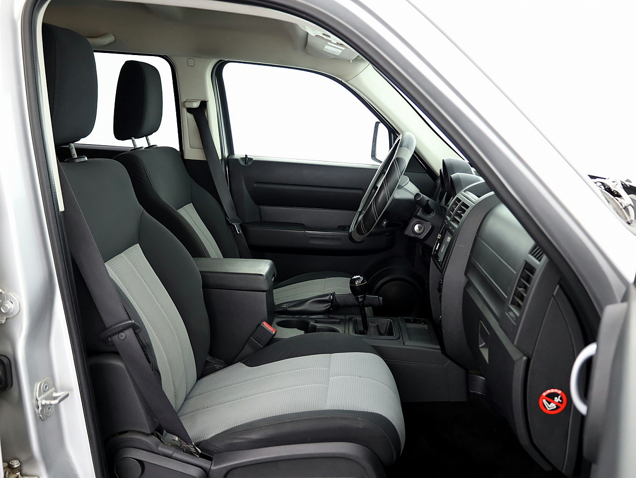 Kasutatud auto Dodge Nitro Comfort 2.8 CRD 130kW järelmaksuga